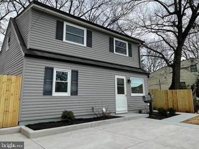 225 Colfax Ct, Manassas Park, VA 20111