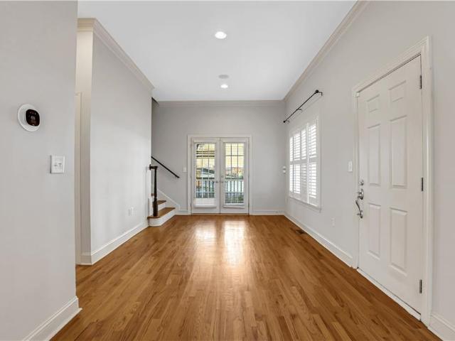 225 Carlyle Park Drive NE