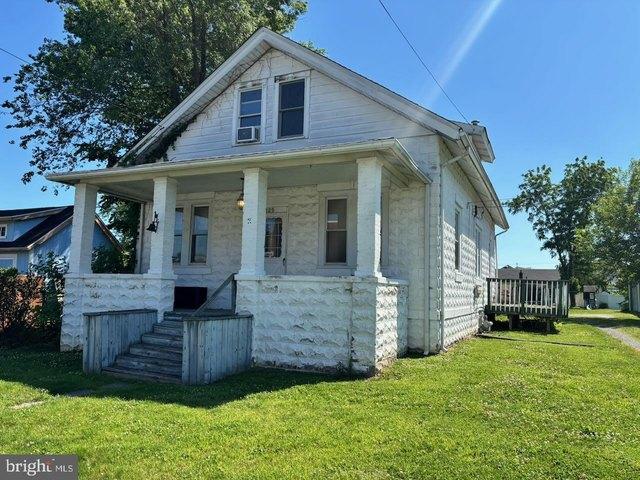 225 Centre St, Langhorne, PA 19047