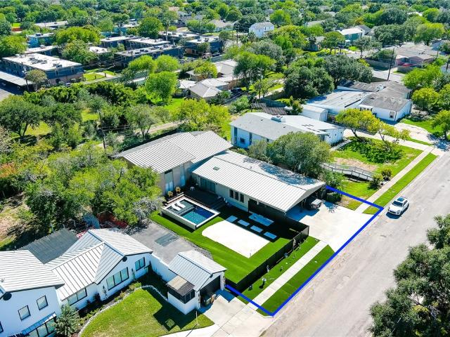 225 Chenoweth Drive