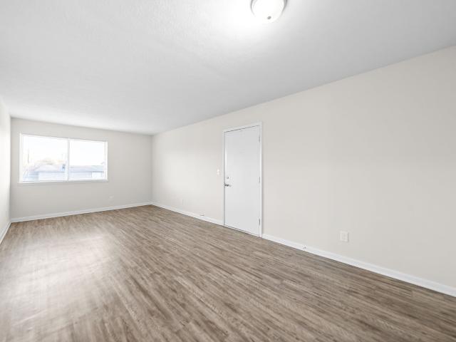 225 Clara Dr # 3G