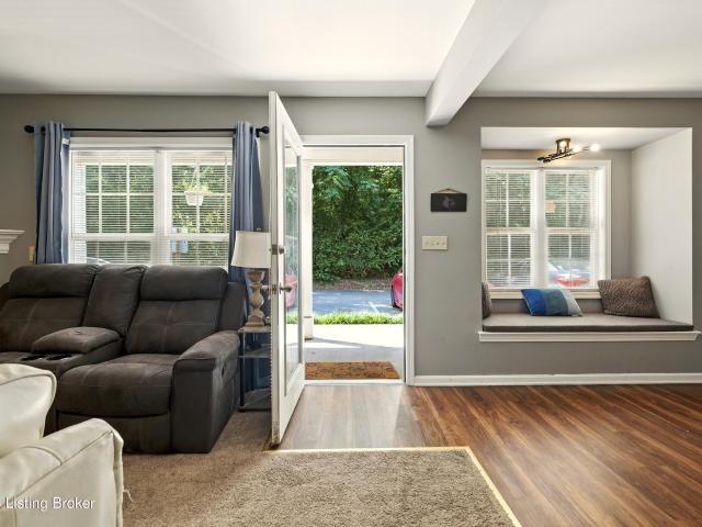 225 Crescent Hill Pl APT 105