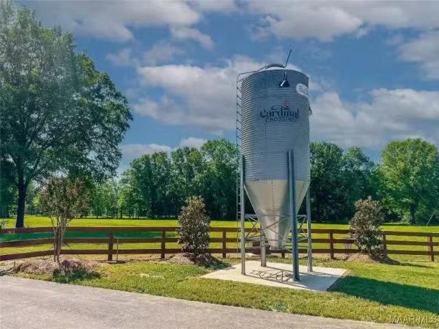 225 CROSSING LANE, PIKE ROAD, AL 36064