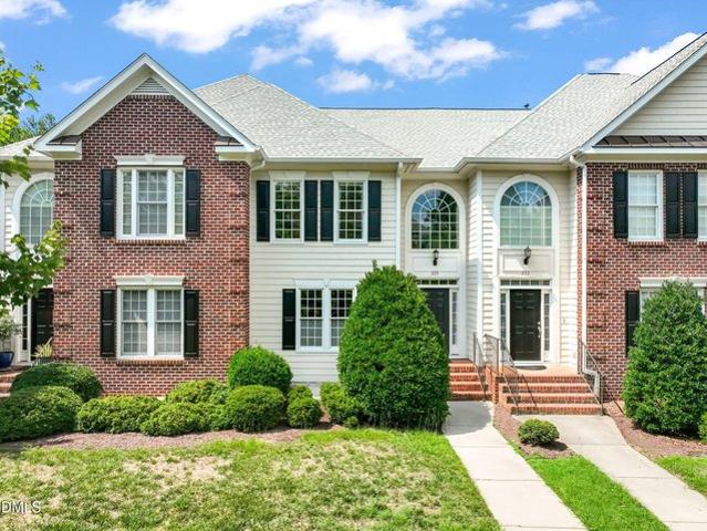 225 Anniston Ct, Cary, NC 27519