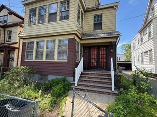 225 Alexander St, Newark, NJ 07106