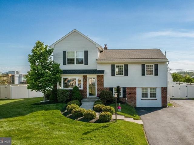 225 Arundel Ave, Horsham, PA 19044