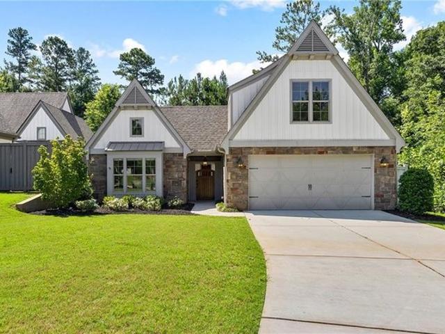 225 Arbor Garden Cir, Newnan, GA 30265