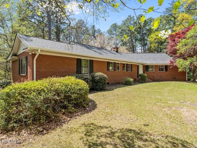 225 Arbutus Rd, Southern Pines, NC 28387
