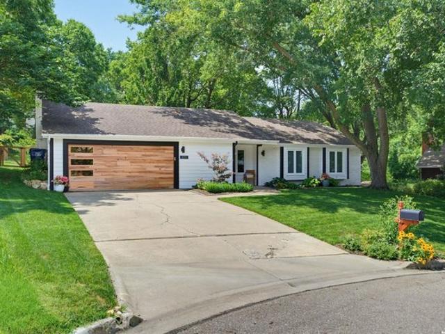 225 Arizona Pl, Lawrence, KS 66049