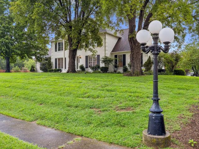 225 Ashawn Blvd