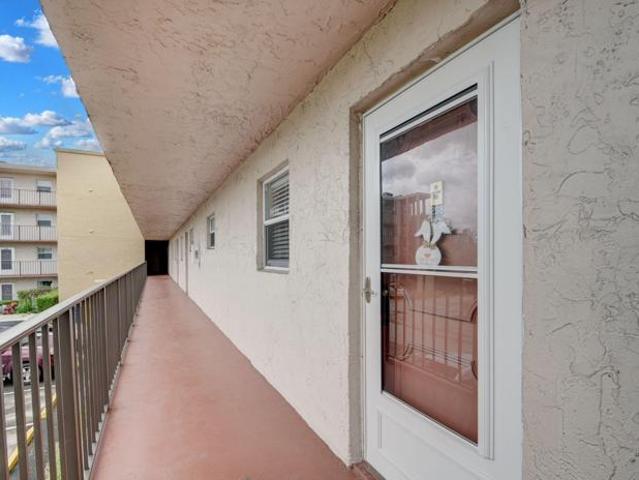 225 Bonnie Blvd #208, Palm Springs, FL 33461