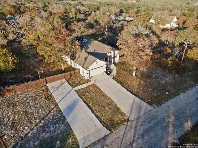 225 Broken Star Trl, Poteet, TX 78065