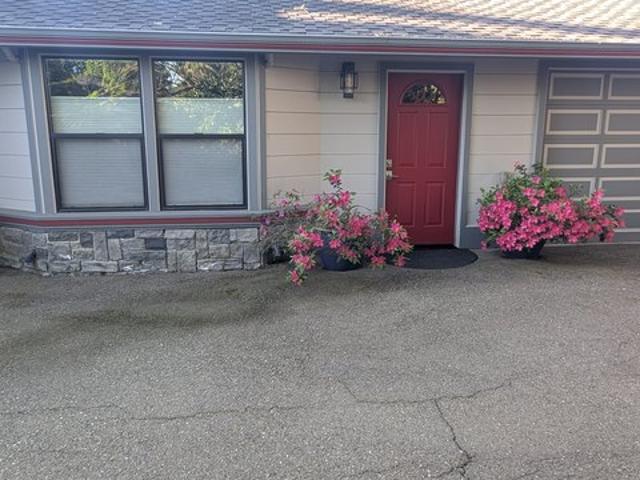225 Douglas Ln, Pleasant Hill, CA 94523