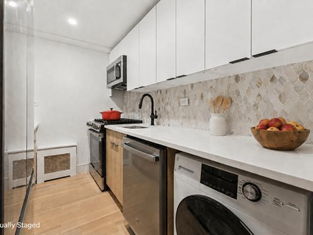 225 E 46TH Street 3D