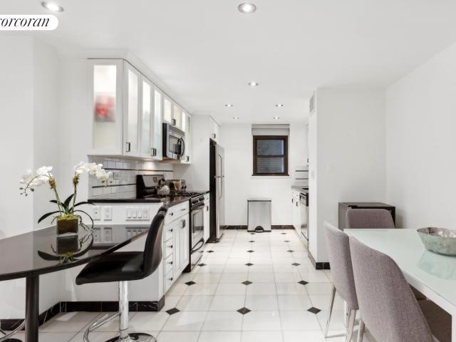 225 E 57TH Street 9C
