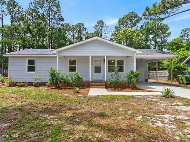 225 E 11th St, Southport, NC 28461