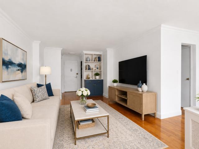 225 E 36th Street 9D