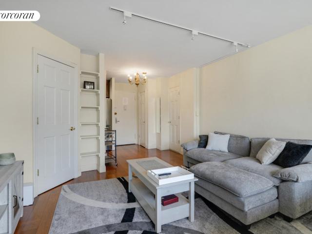 225 E 36TH Street 17E