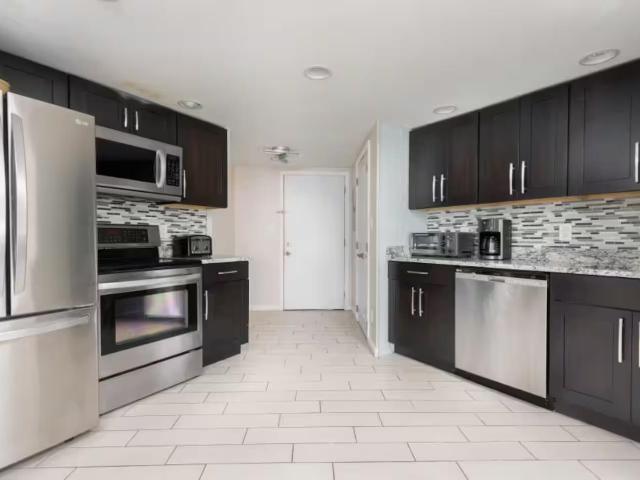 225 E Wildwood Ave #414