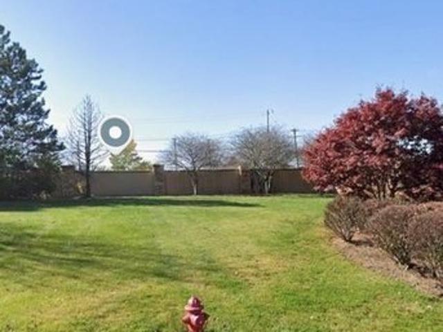 225 E Mueller Ct, Decatur, IL 62521