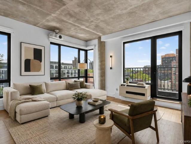 225 East 138th Street, Unit PH2