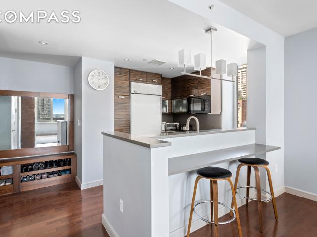 225 East 34th Street, New York, NY