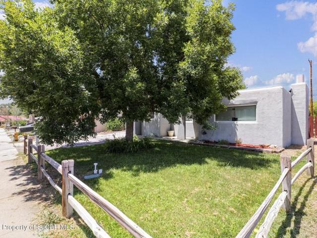 225 El Paso Dr, Farmington, NM 87401