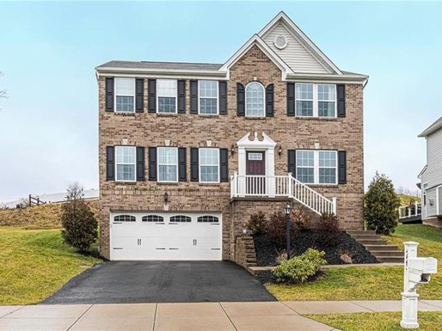 225 Foxwood Rd, Coraopolis, PA 15108