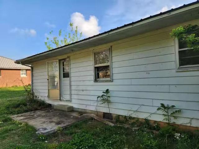 225 Fairview Avenue, Monticello, KY 42633 648183266