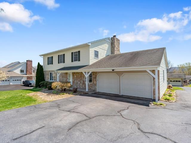 225 Fairway Ln