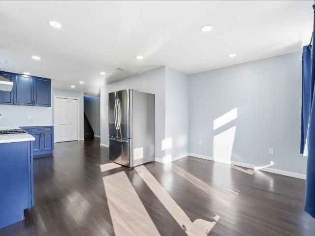 225 Freeman Ave # 2