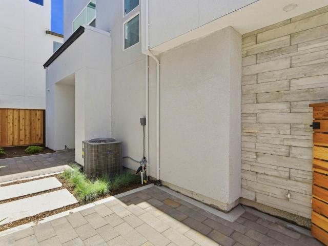 225 Honeydew Court