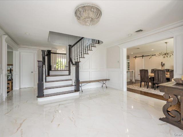 225 Harbor Lane