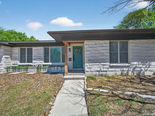 225 Harriett Dr