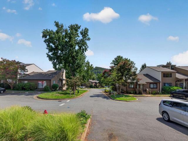 225 Harvest Dr