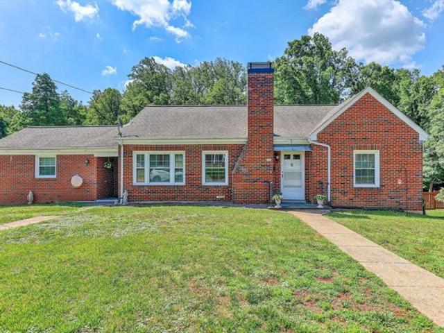 225 Hillcrest Dr, Rocky Mount, VA 24151