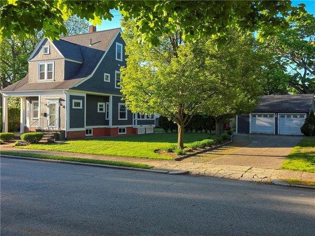225 Hunts Ave, Pawtucket, RI 02861