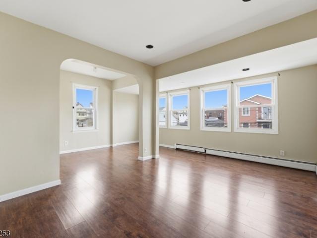 225 John St