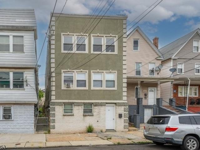 225 John St, Elizabeth City, NJ 07202