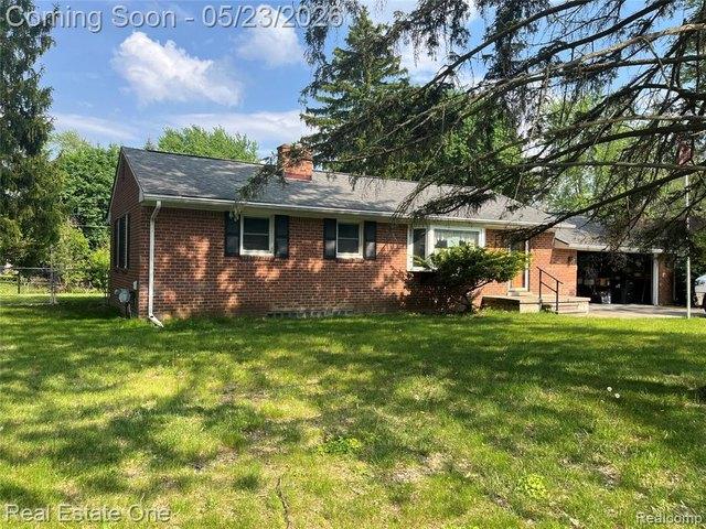 225 Juniper St, Auburn Hills, MI 48326