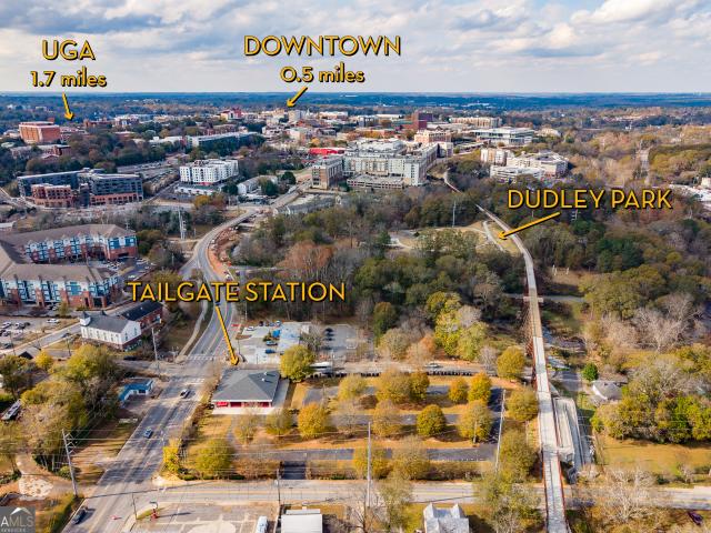 225 Oak Street 103