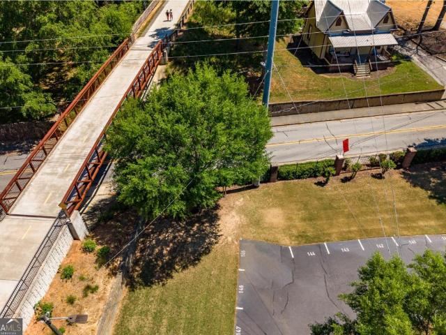 225 Oak Street 146