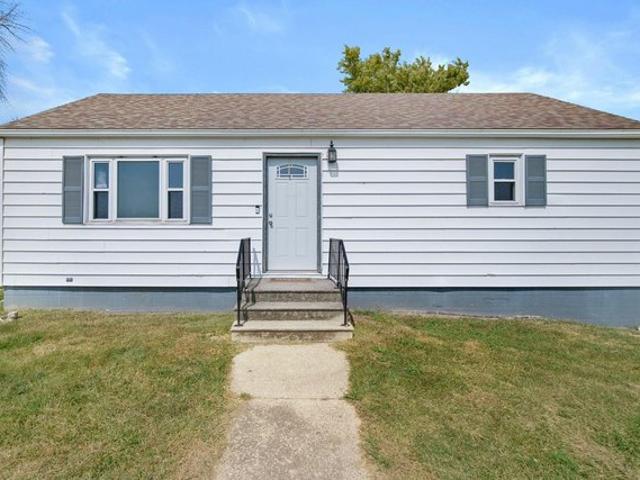 225 Latrobe Ave, McCallsburg, IA 50154