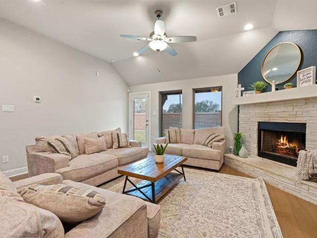 225 Lariat Trail