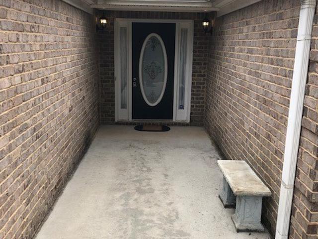 225 Lexington Circle