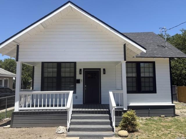 225 Linares St, San Antonio, TX 78225