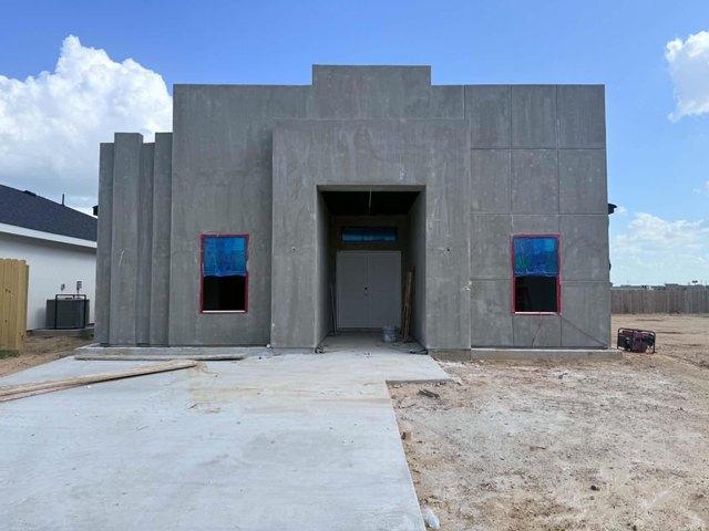 225 Lusitano Dr, Laredo, TX 78046