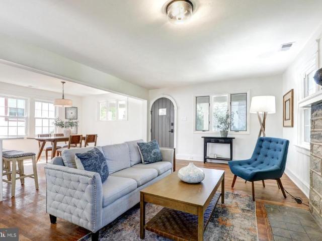 225 Lynbrooke Road