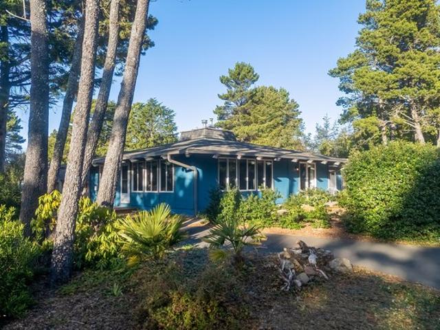 225 Monterey Ave, Lincoln City, OR 97367
