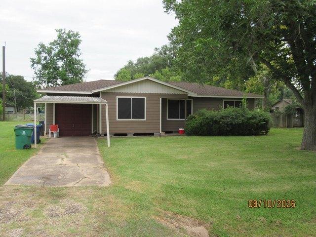 225 Moore Dr, Richwood, TX 77531